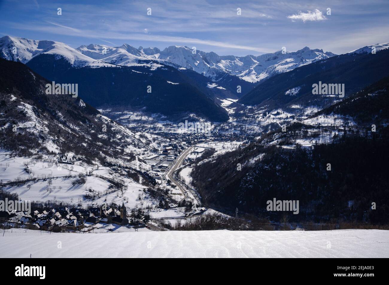 Views of the Aran Valley from the town of Mont, in winter (Aran Valley ...