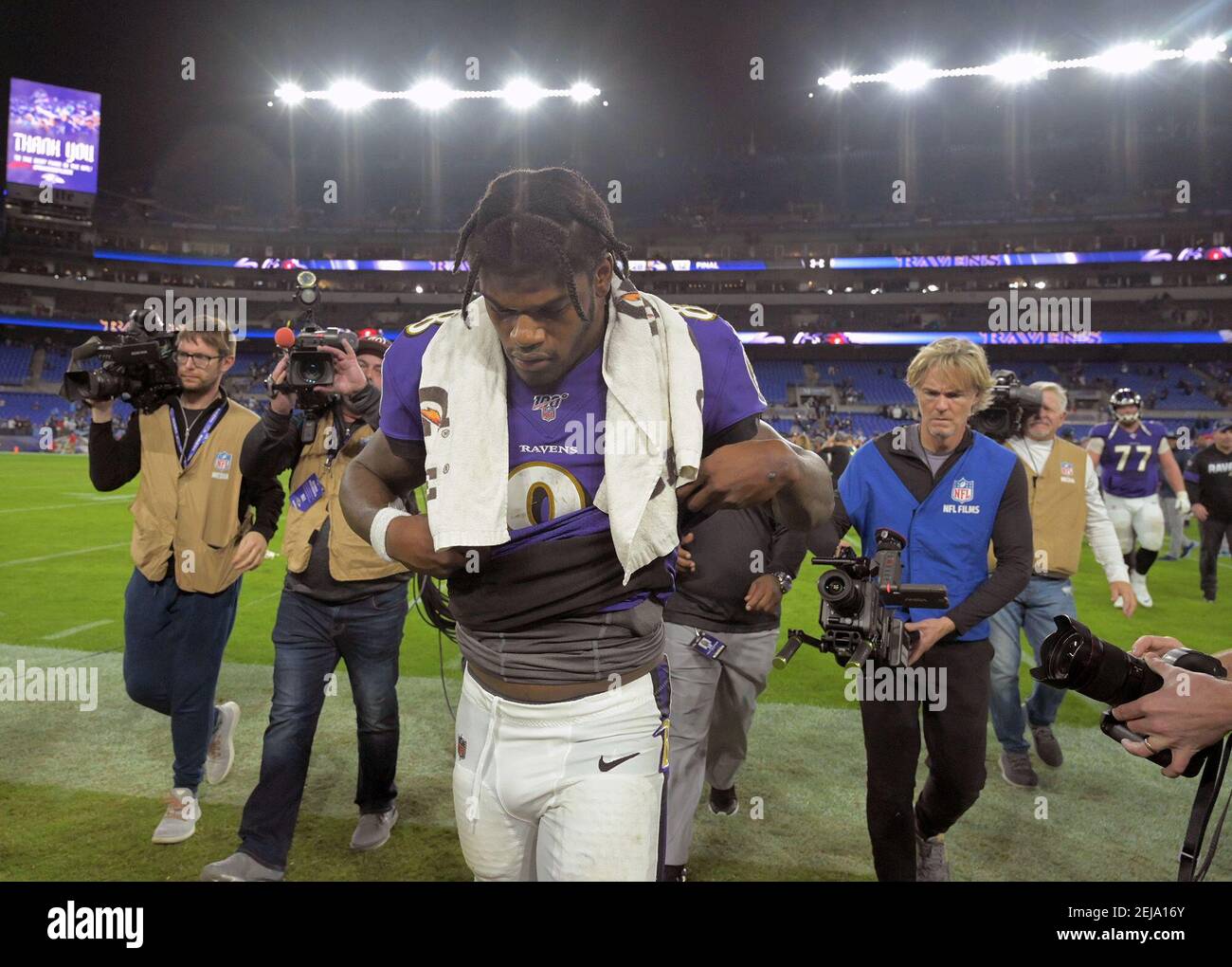 Baltimore Ravens quarterback Lamar Jackson leaves the field after a 28 ...