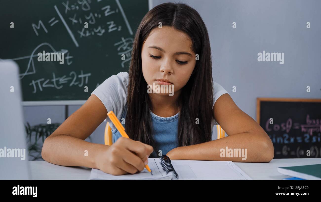 Adult doing math hi-res stock photography and images - Alamy