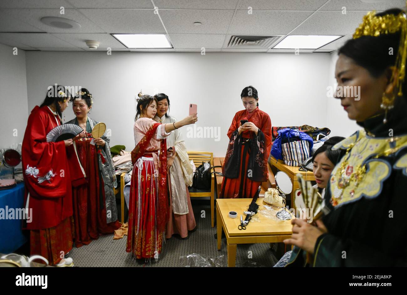 Enthusiasts of traditional Chinese clothings of the "Han people", known ...