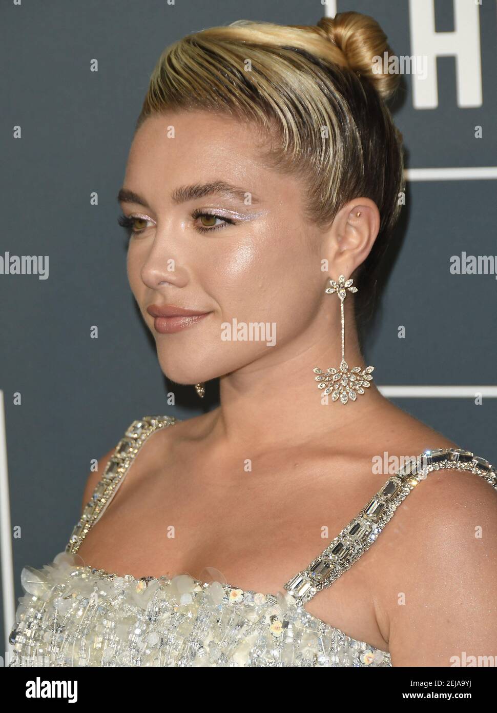 Florence Pugh arrives at the 25th Annual Critics' Choice Awards held at ...