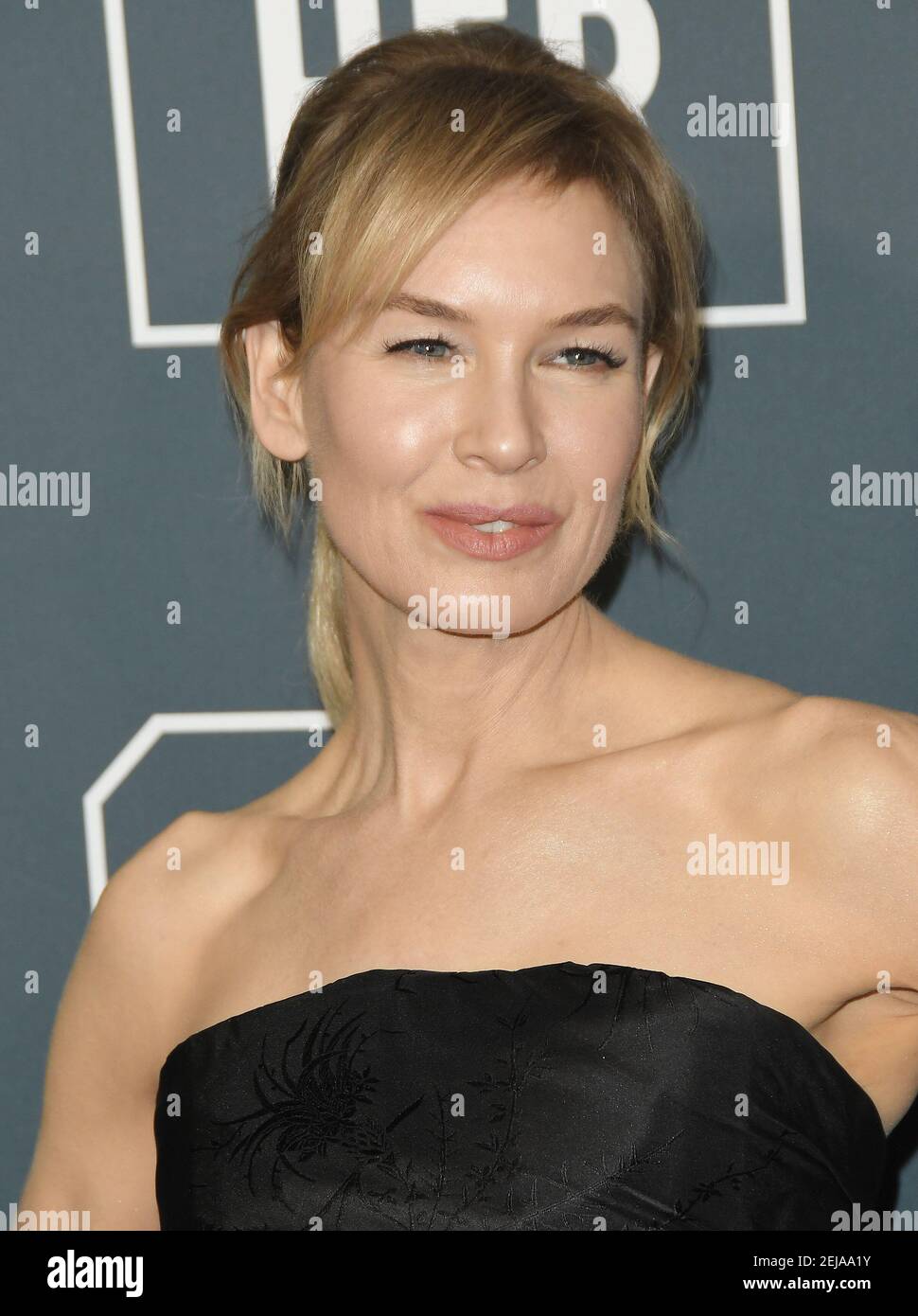 Renee Zellweger arrives at the 25th Annual Critics' Choice Awards held ...