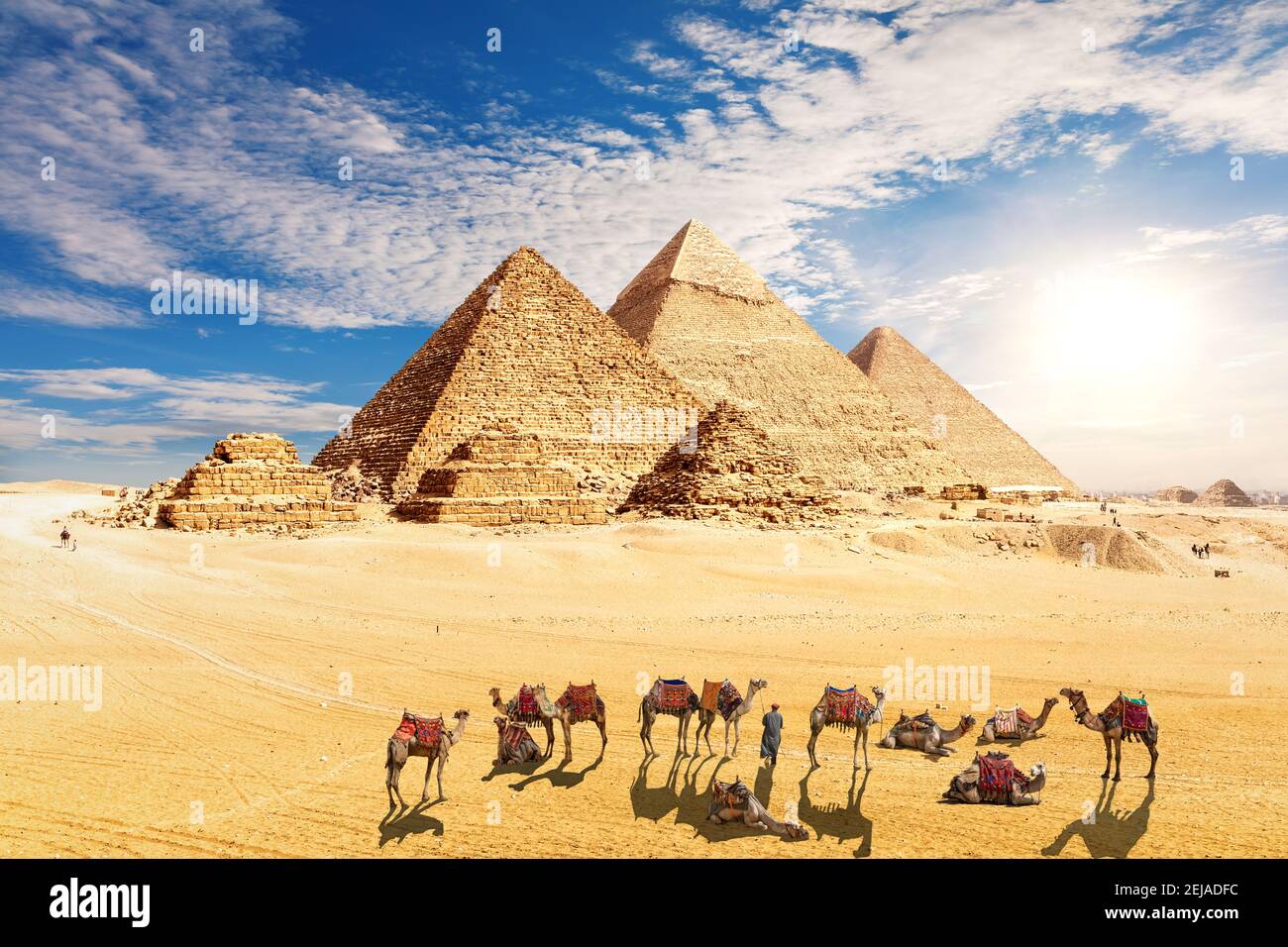 Egypt pyramids sphinx caravan hi-res stock photography and images - Alamy