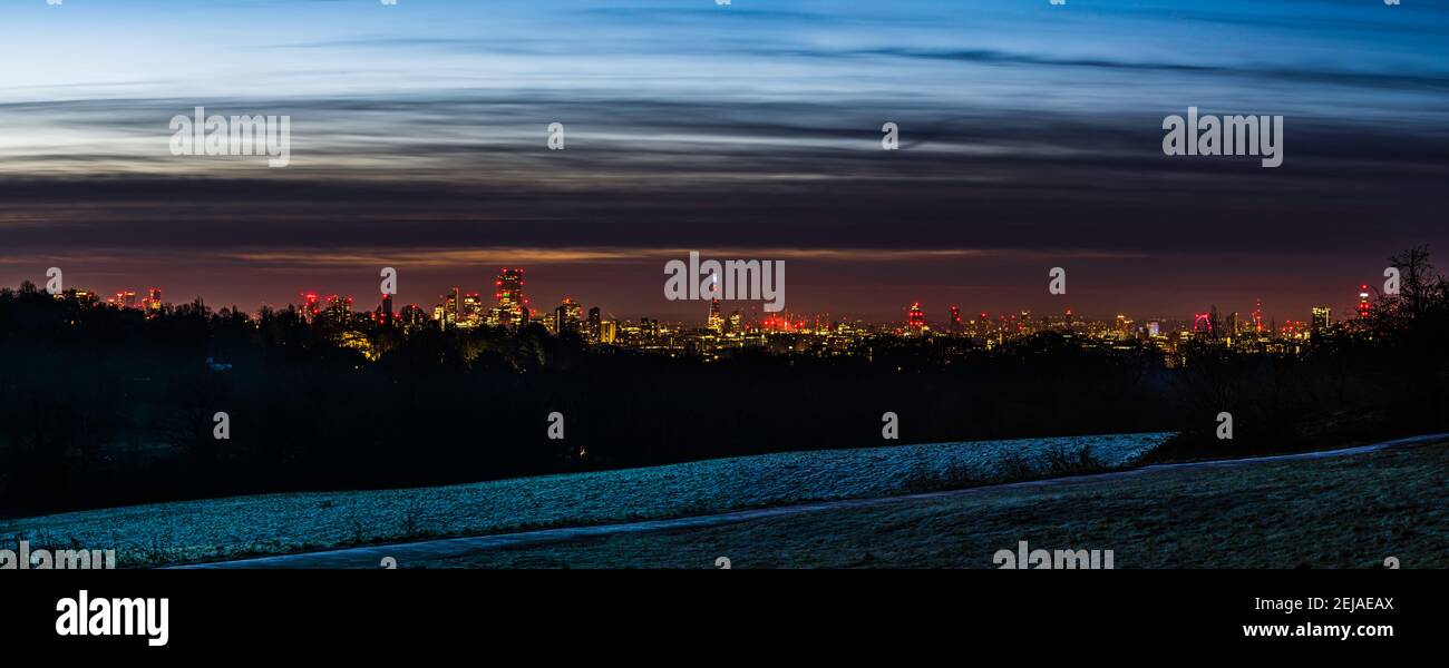 City skyline green bushes hi-res stock photography and images - Alamy