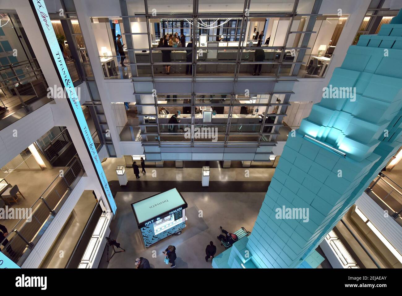 Tiffany & Co. open The Tiffany Flagship Next Door at 6 East 57th Street ...