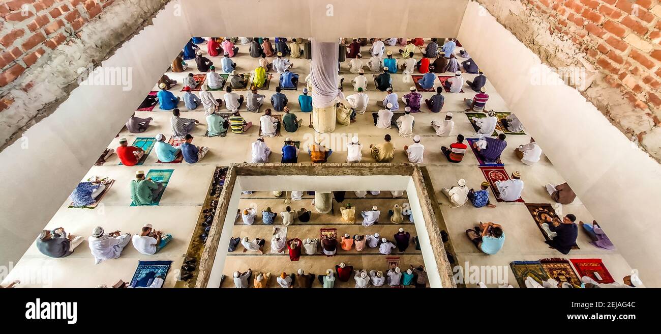 Jummah prayer hi-res stock photography and images - Alamy