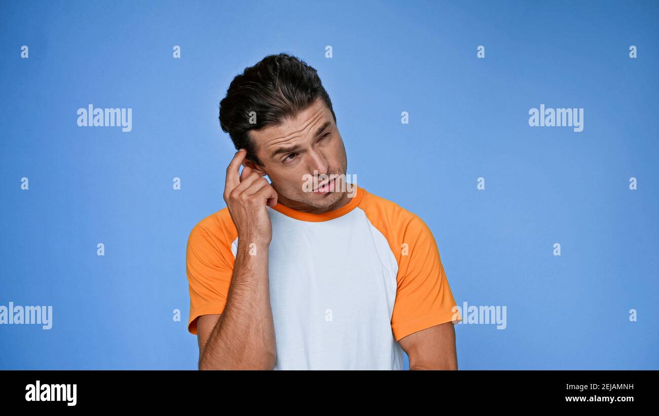 Man scratching head hi-res stock photography and images - Alamy