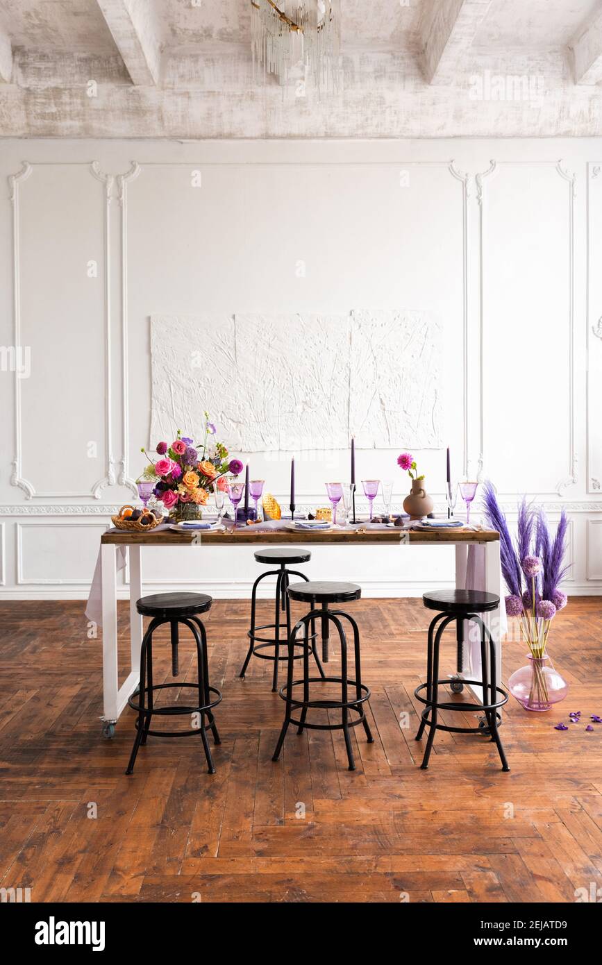 Elegant flower composition hi-res stock photography and images - Alamy