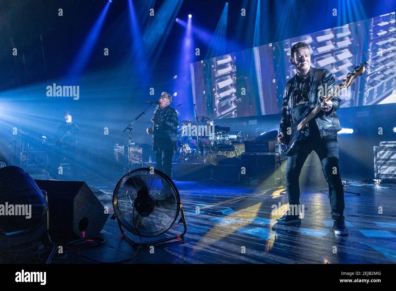 MIAMI BEACH, FL - JANUARY 15: Phil Cunningham, Bernard Sumner, Stephen ...