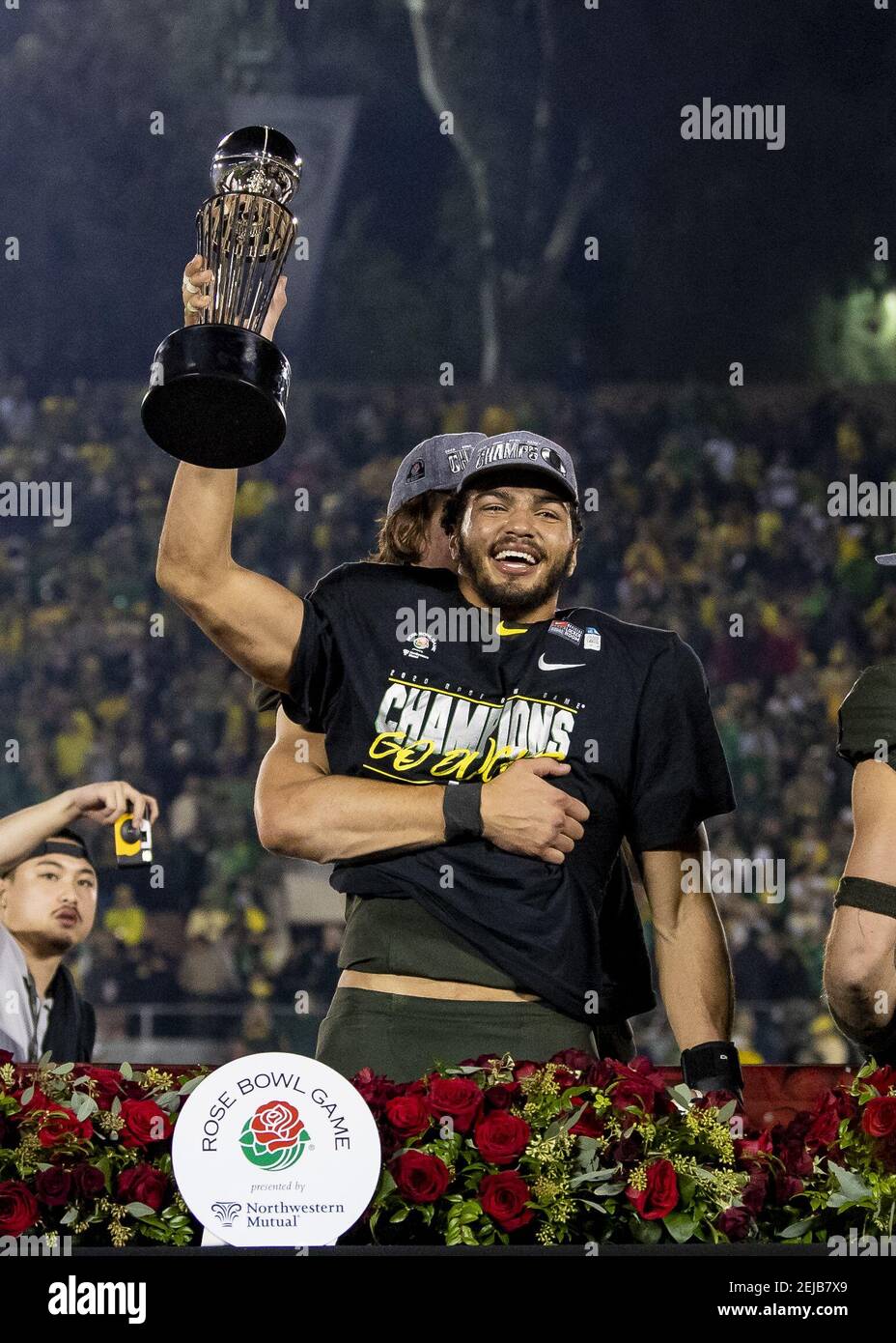 January 01, 2020 - Pasadena, CA, USA : Oregon Ducks quarterback Justin ...