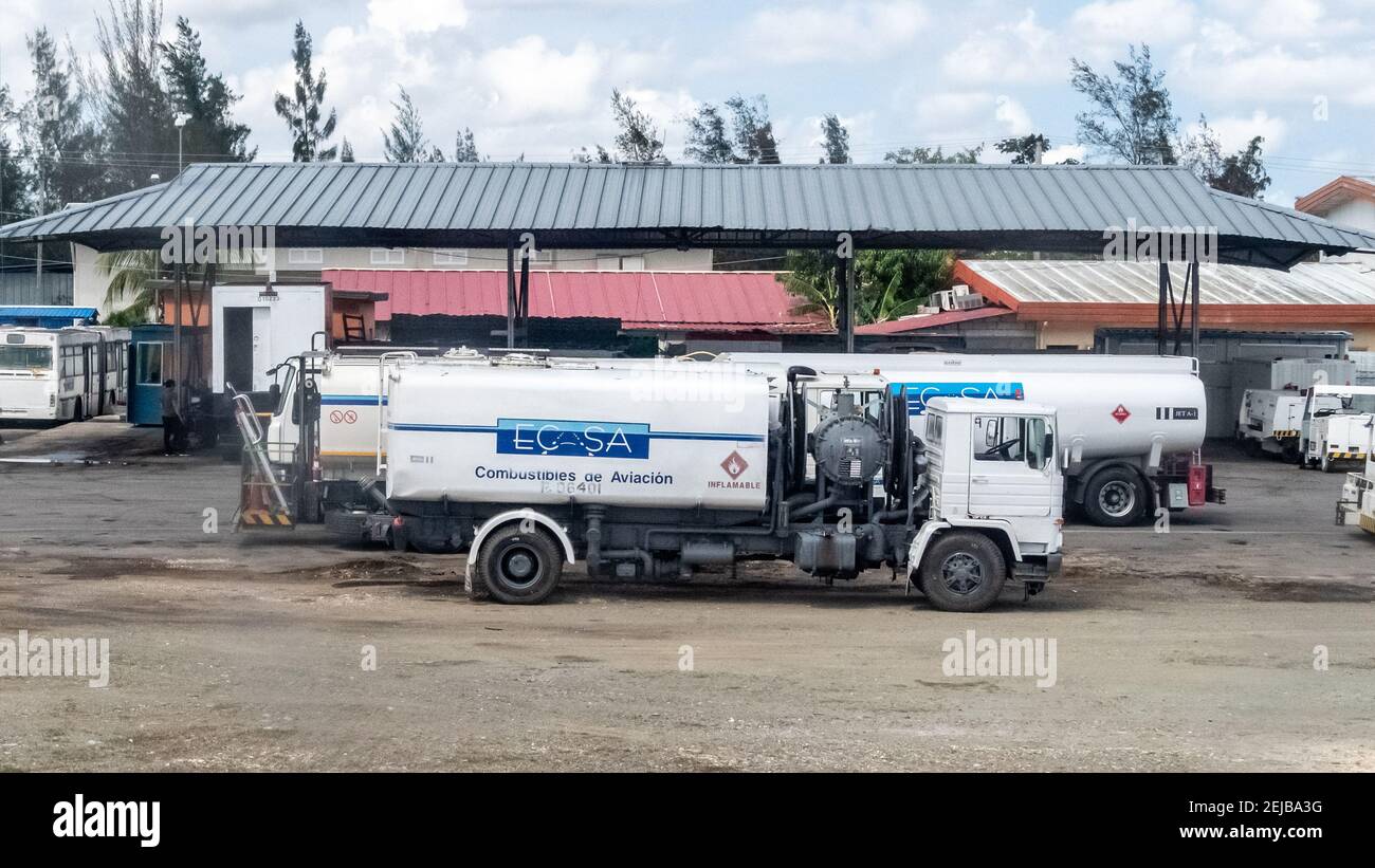 Cuba transportation, the year 2017 Stock Photo - Alamy