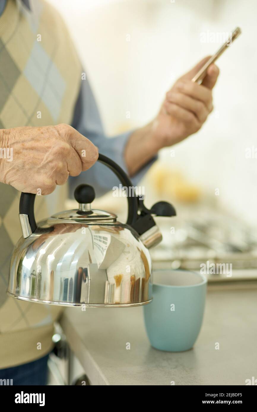 Elder kettle hi-res stock photography and images - Alamy