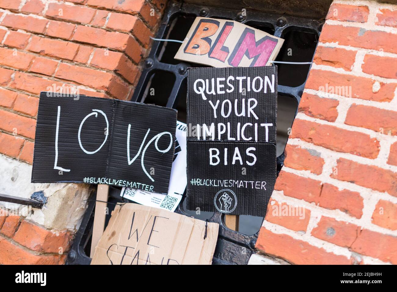 Woodbridge, Suffolk, UK June 20 2020: Homemade BLM protest signs that ...