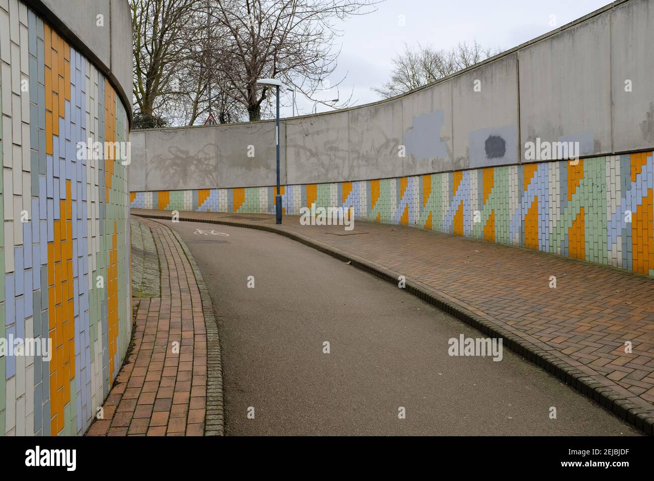Billet roundabout underpass hi-res stock photography and images - Alamy