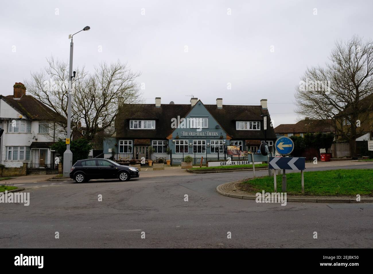 CHINGFORD, LONDON - 22ND FEBRUARY 2021: The Old Hall Tavern pub and ...