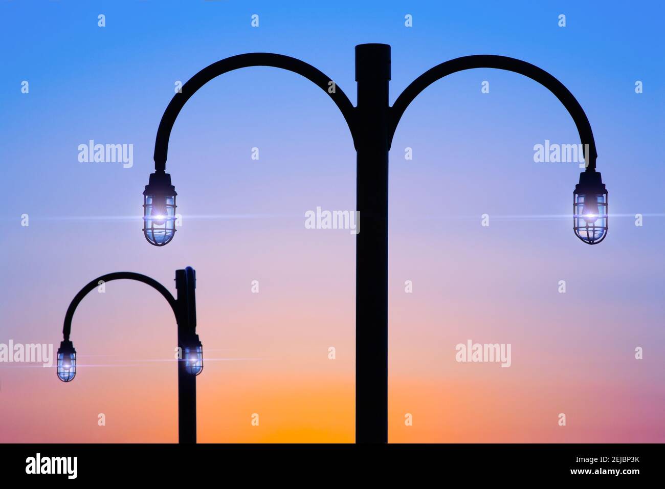 Vintage street lighting hi-res stock photography and images - Alamy