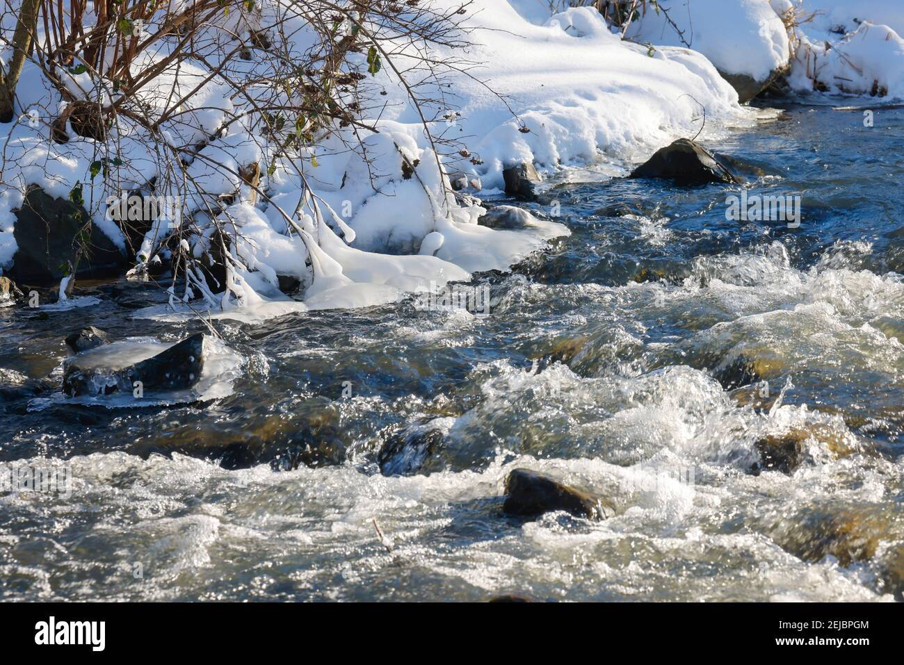 River rhine frozen hi-res stock photography and images - Alamy