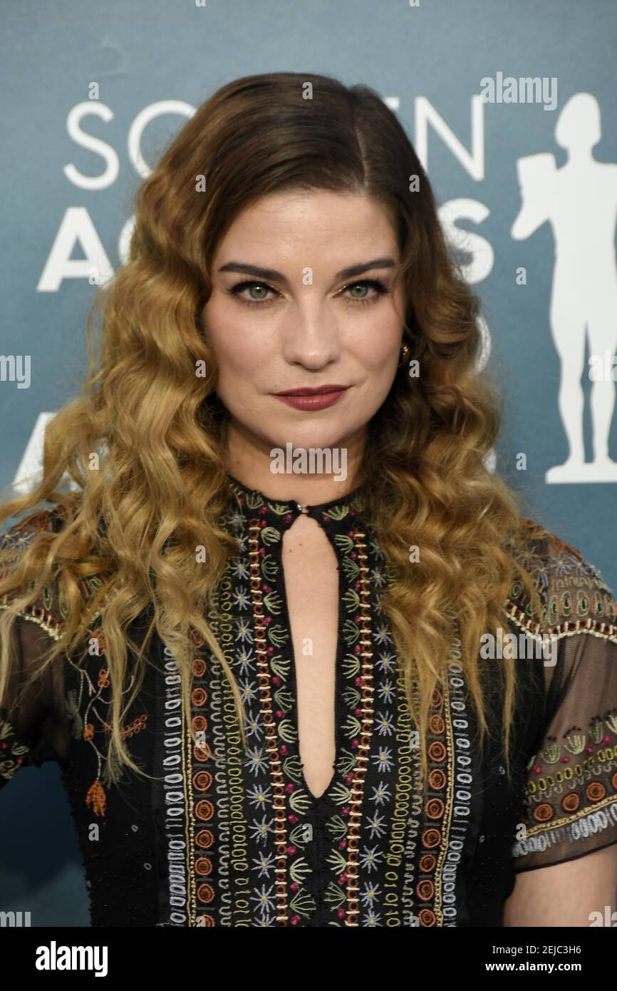 Annie Murphy arrives for the 26th Annual Screen ActorsÂ Guild Awards at ...