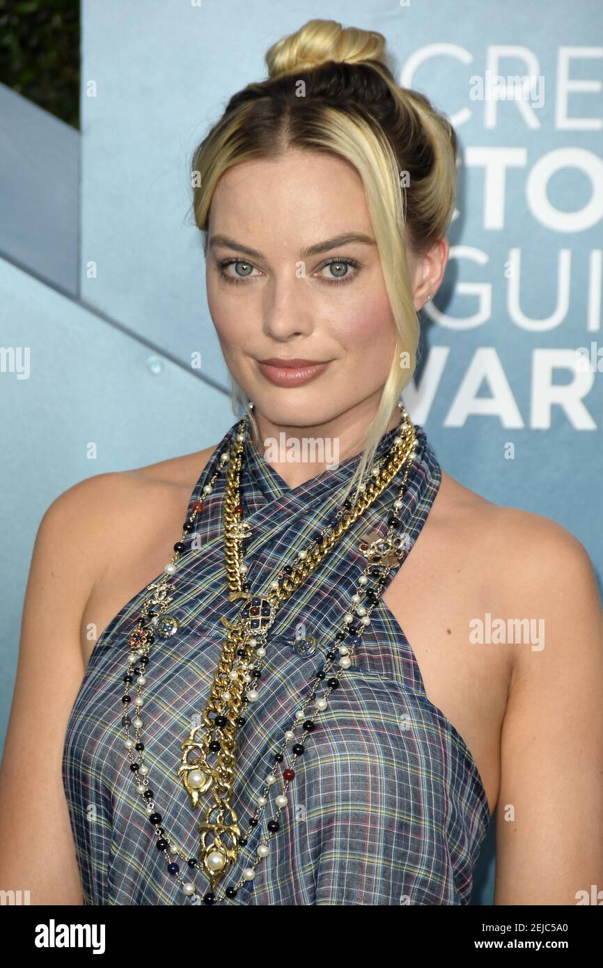 Margot Robbie arrives for the 26th Annual Screen Actors Guild Awards at ...