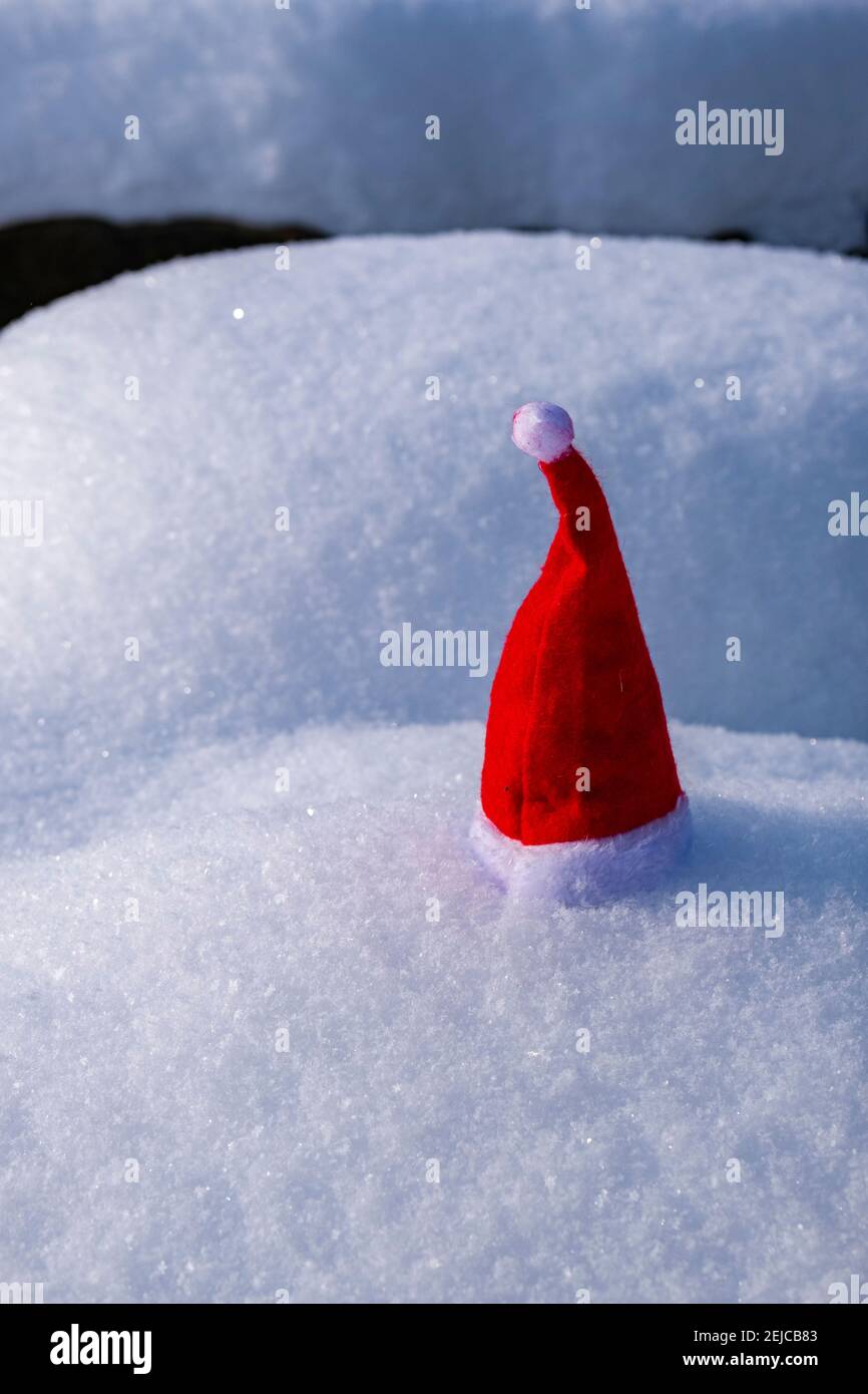 On snow cap hi-res stock photography and images - Alamy
