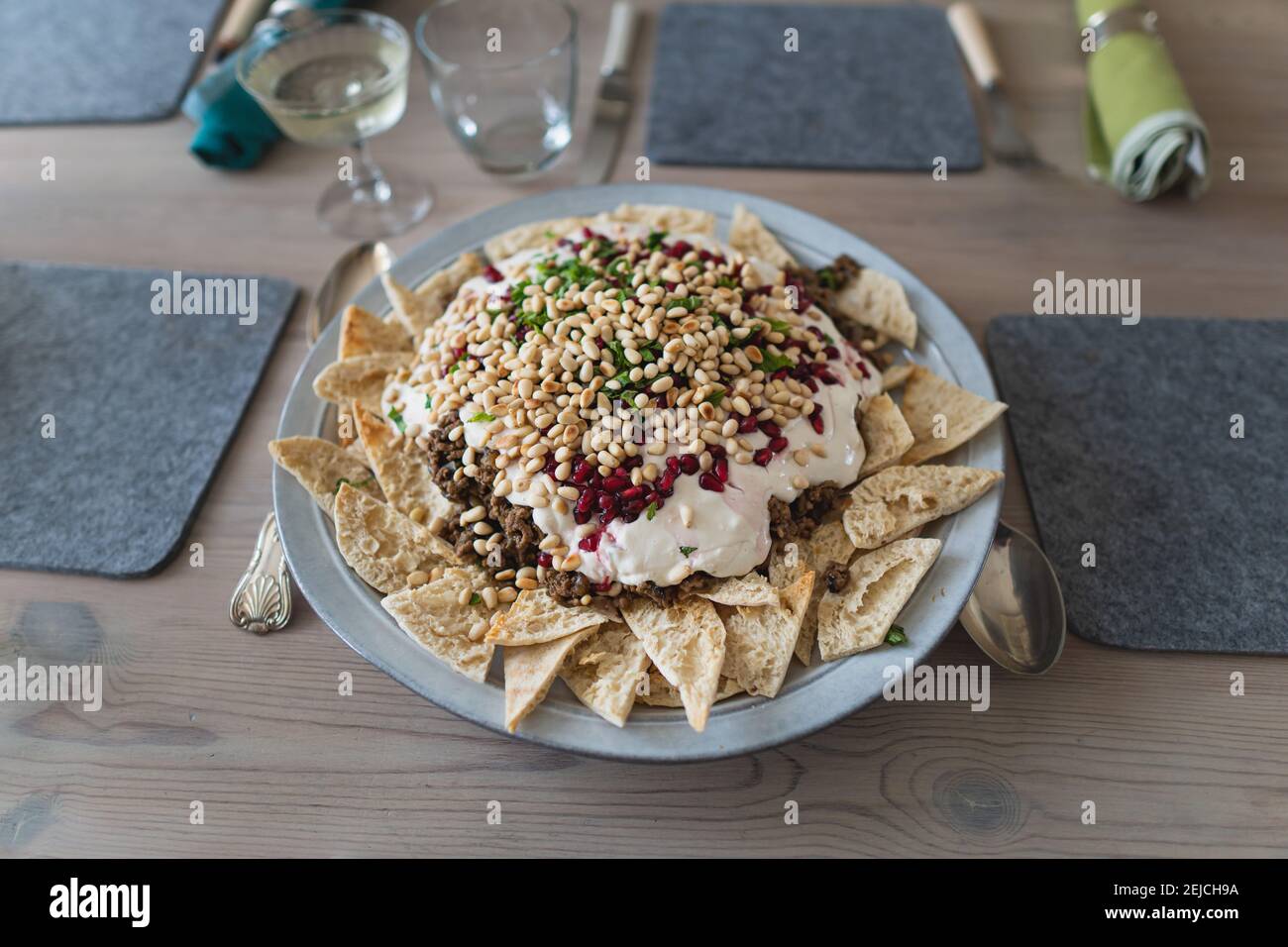 Middle eastern family dinner hi-res stock photography and images - Alamy