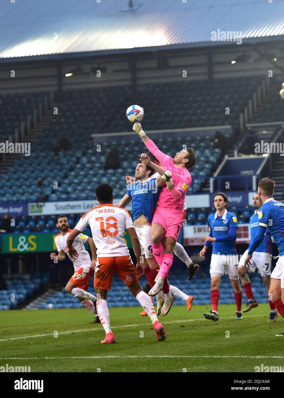 Goalkeeper punching ball hi-res stock photography and images - Alamy