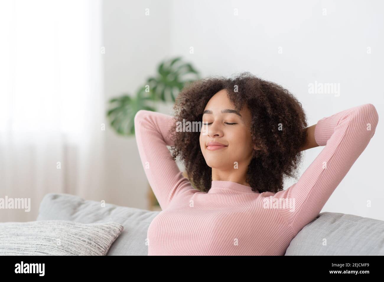 Lazy woman sofa hi-res stock photography and images - Alamy