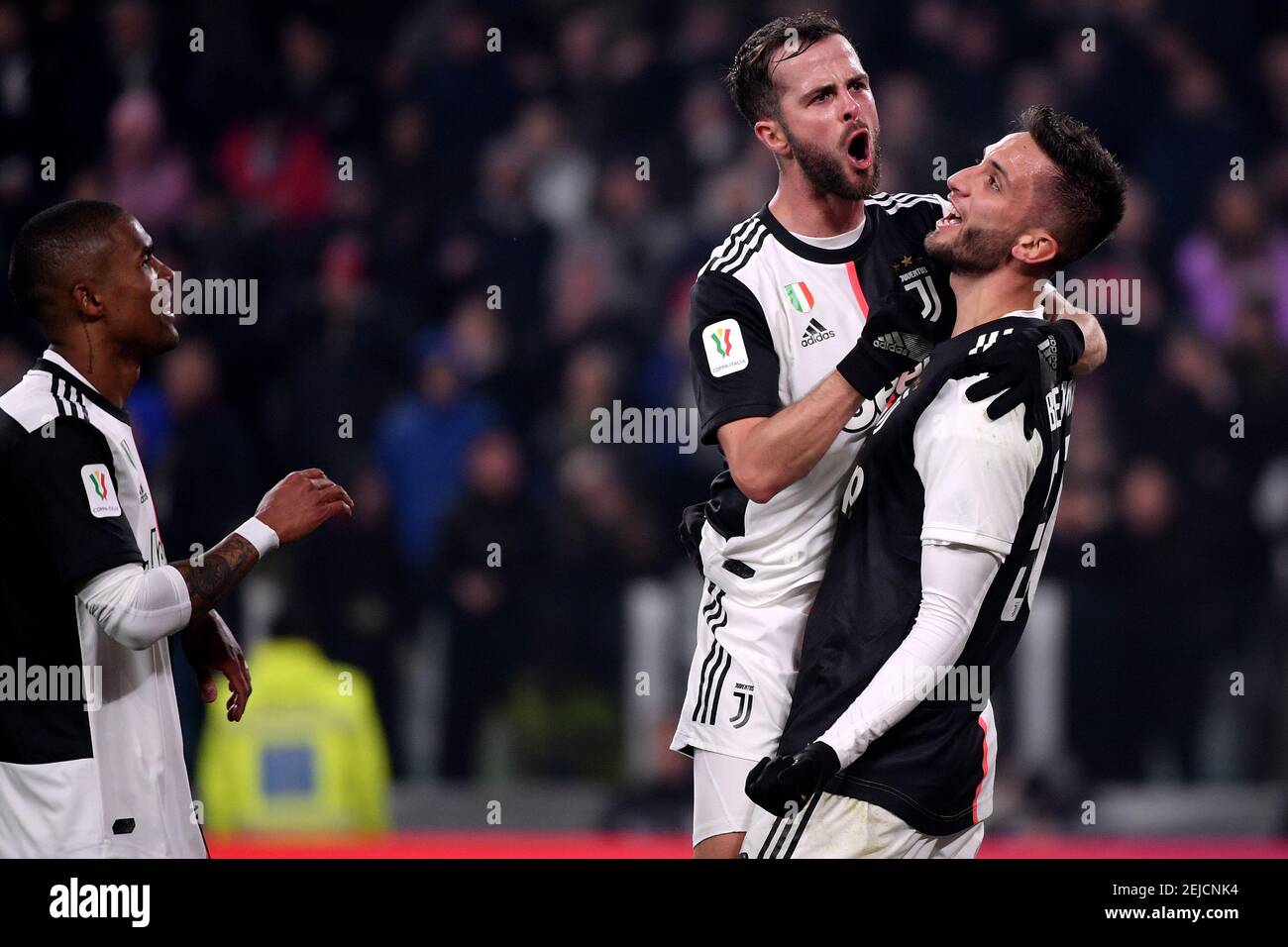 Rodrigo Bentancur of Juventus celebrates with Miralem Pjanic after ...
