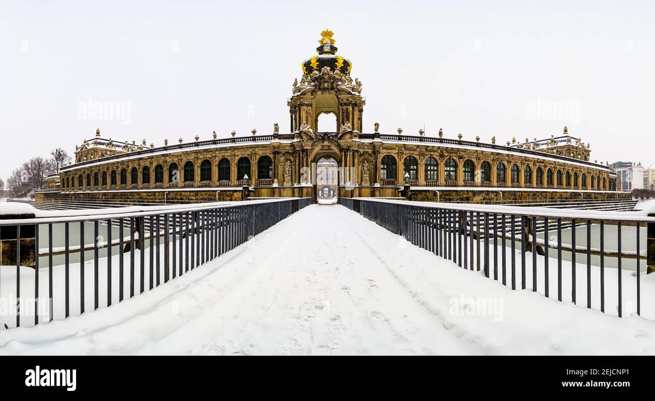 Crown gate hi-res stock photography and images - Alamy