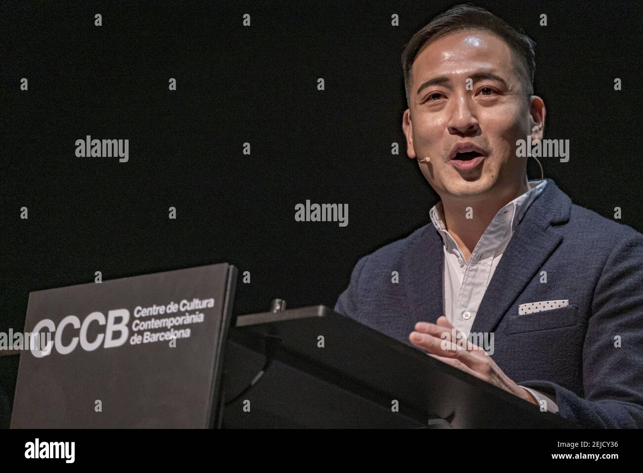 Lawyer, activist and journalist Jason Y.Ng held a press conference on ...