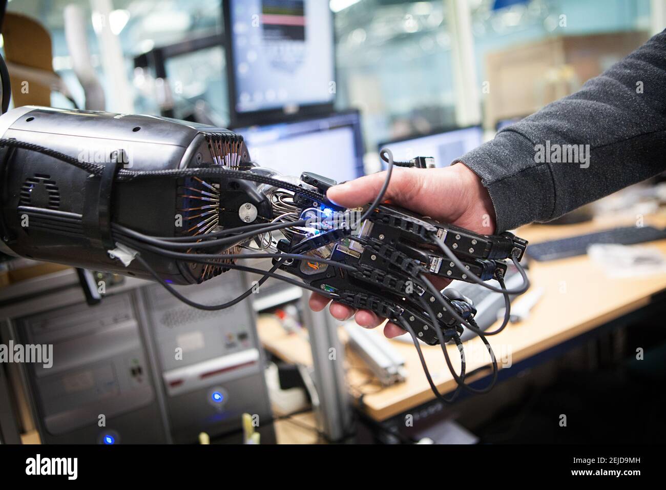 Robotic hand study for object manipulation strategy Stock Photo - Alamy