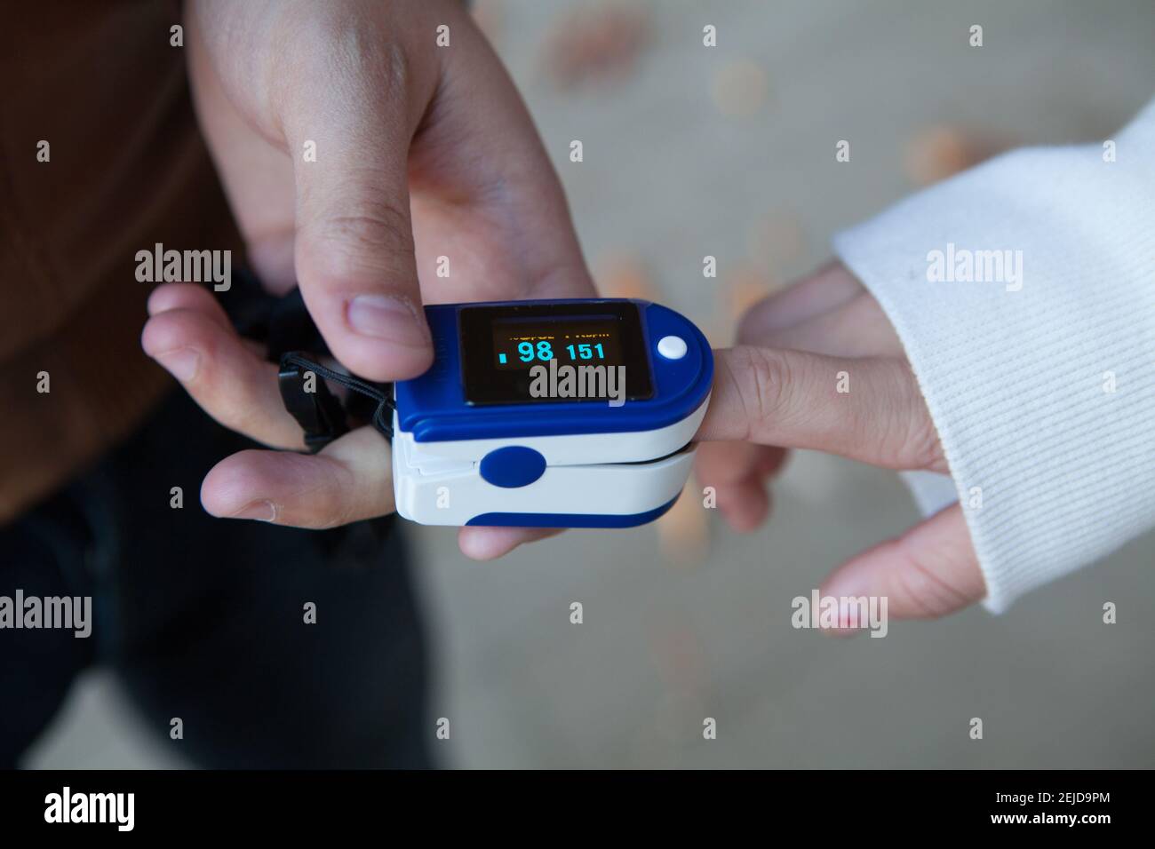 Pulse oximetry hi-res stock photography and images - Alamy