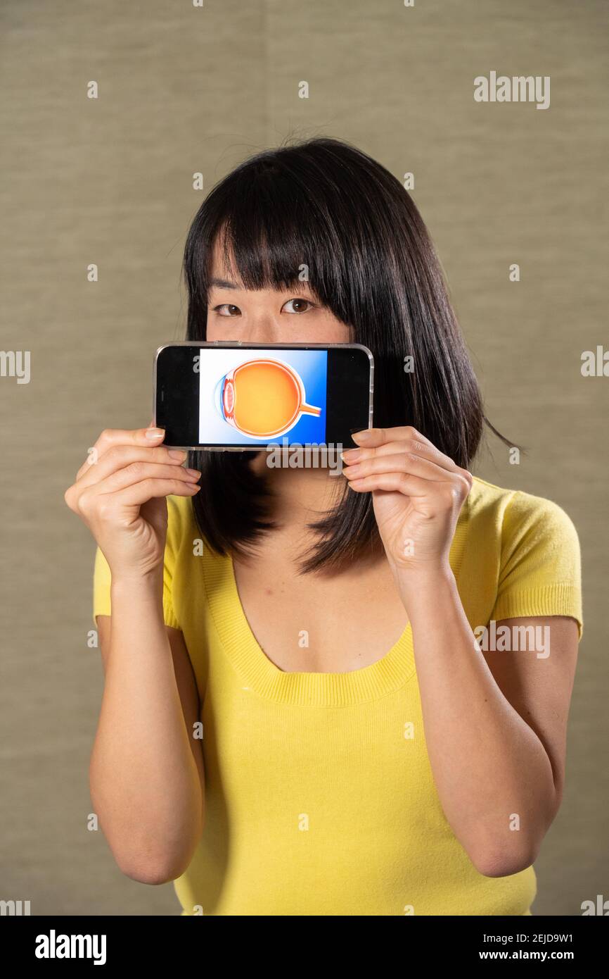 Cut eye hi-res stock photography and images - Alamy