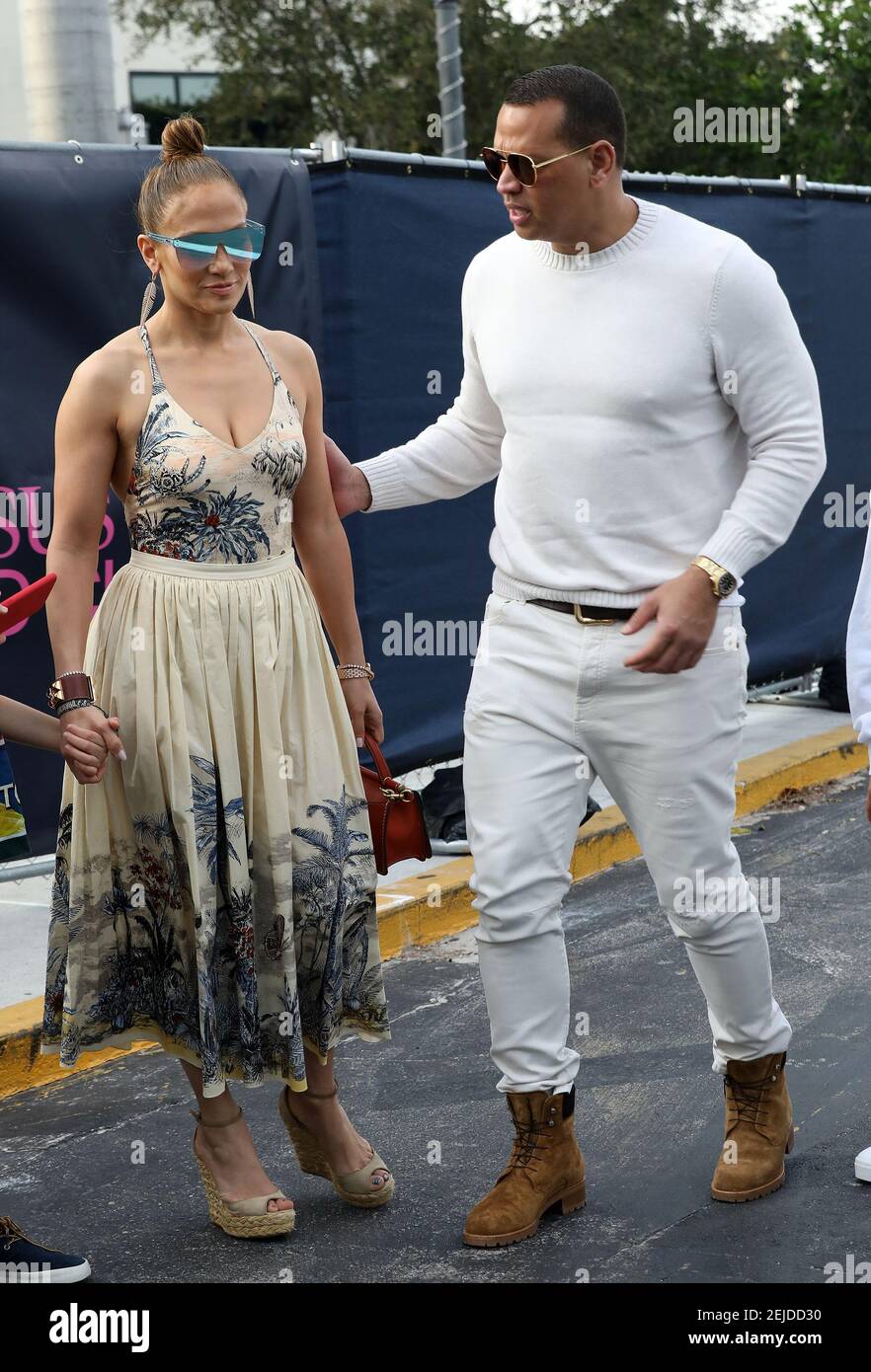 HALLANDALE, FLORIDA - JANUARY 25: Jennifer Lopez and Alex Rodriguez ...