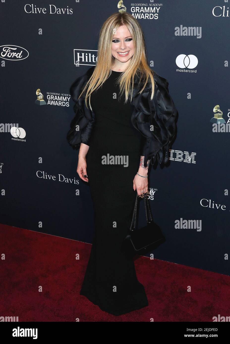 BEVERLY HILLS, LOS ANGELES, CALIFORNIA, USA - JANUARY 25: Avril Lavigne ...