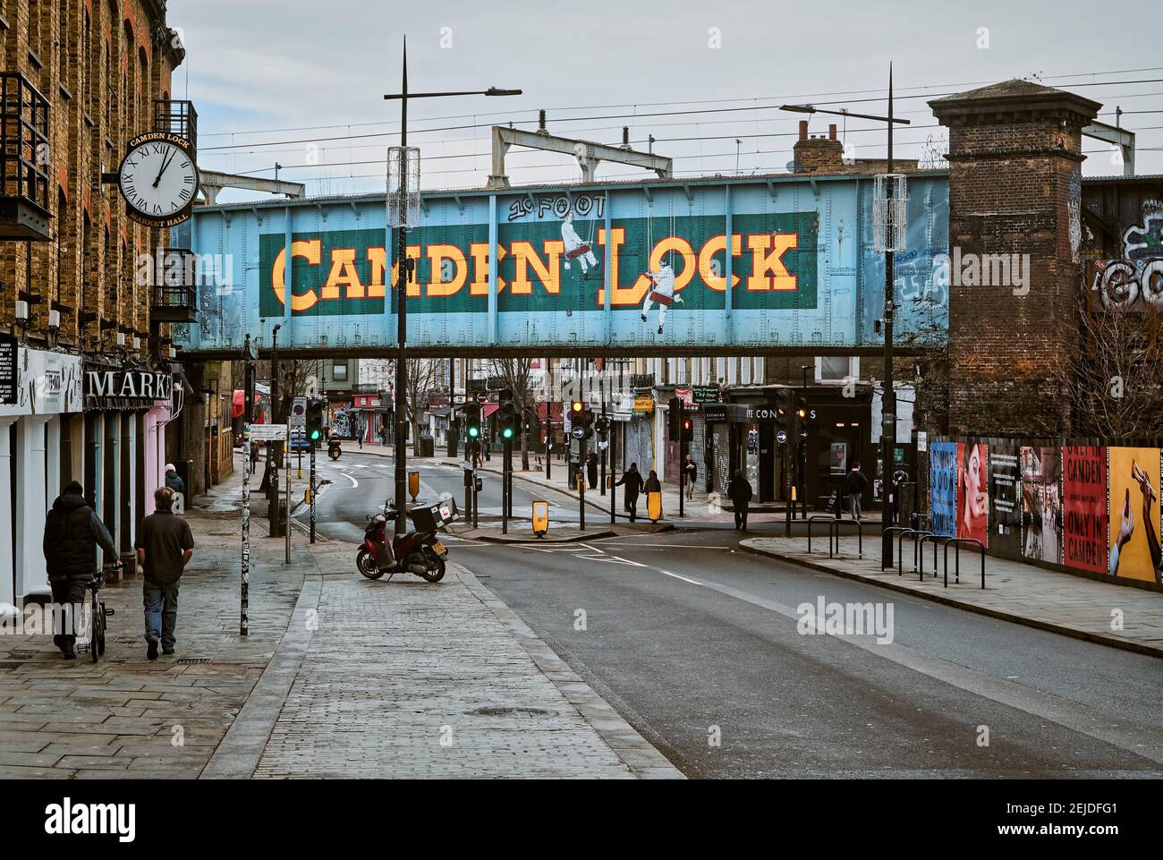 Empty high street london hi-res stock photography and images - Alamy