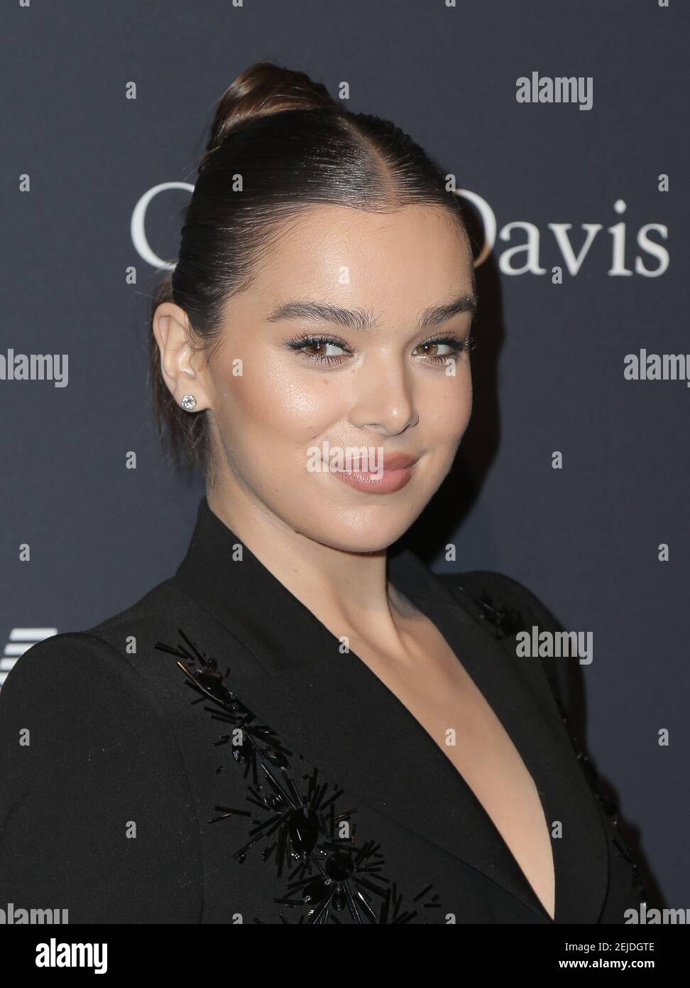 Hailee Steinfeld walking the red carpet at the Clive Davis' 2020 Pre ...