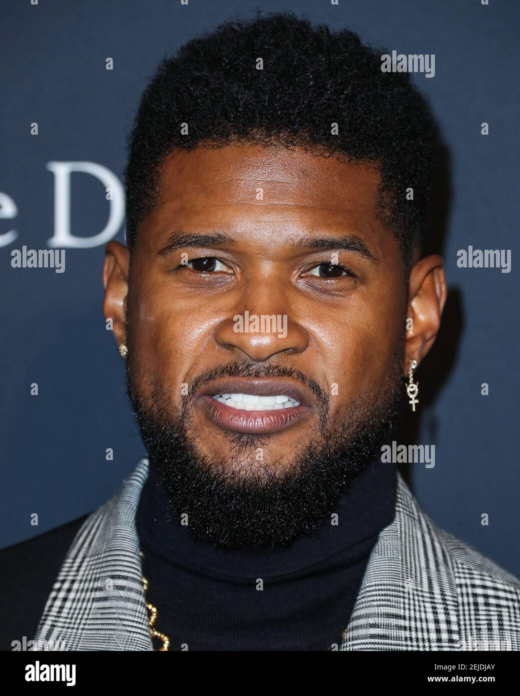 BEVERLY HILLS, LOS ANGELES, CALIFORNIA, USA - JANUARY 25: Usher arrives ...