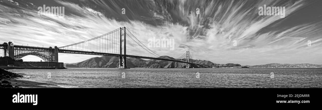Suspension bridge over Pacific ocean, Golden Gate Bridge, San Francisco ...