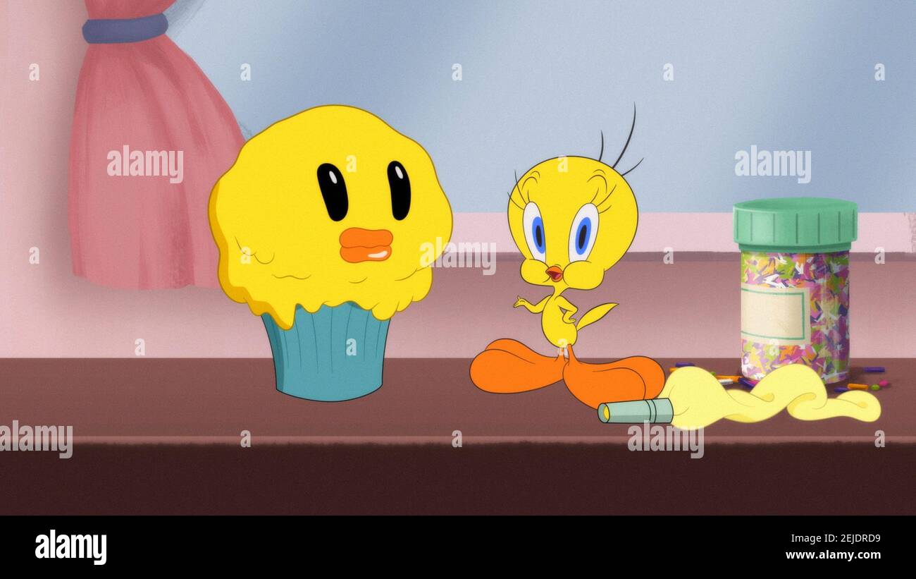 Tweety bird hi-res stock photography and images - Alamy