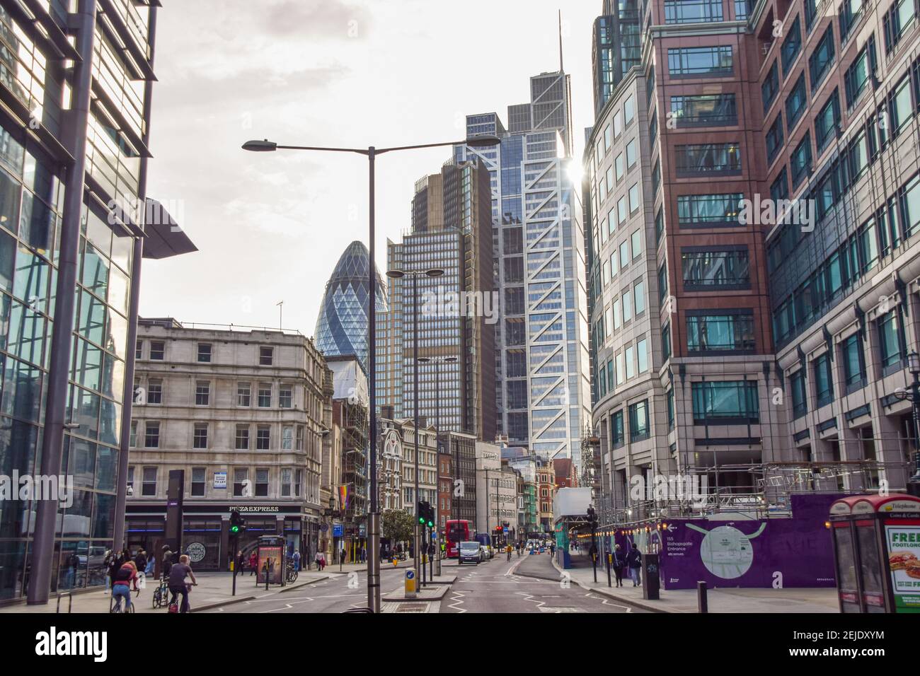 Bishopsgate, City of London, daytime view Stock Photo - Alamy