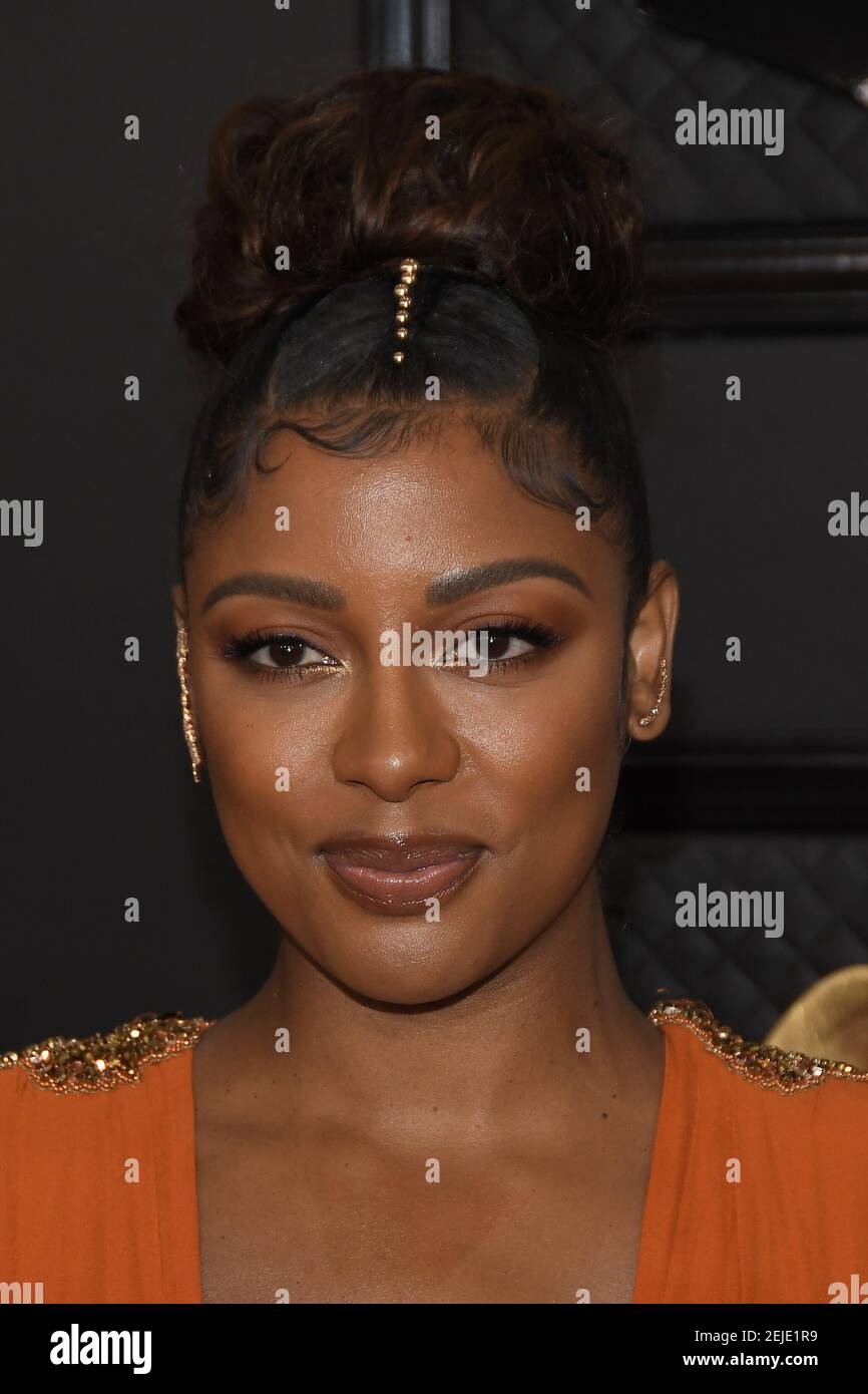 Victoria MonŽt arrives at the 62nd Annual Grammy Awards red carpet held ...