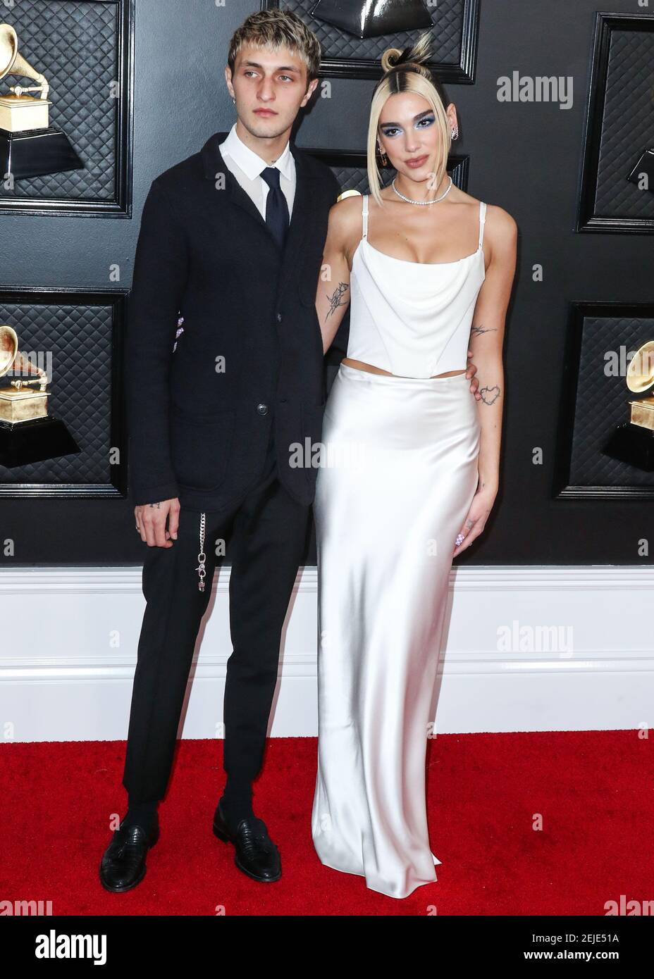 LOS ANGELES, CALIFORNIA, USA - JANUARY 26: Anwar Hadid and girlfriend ...