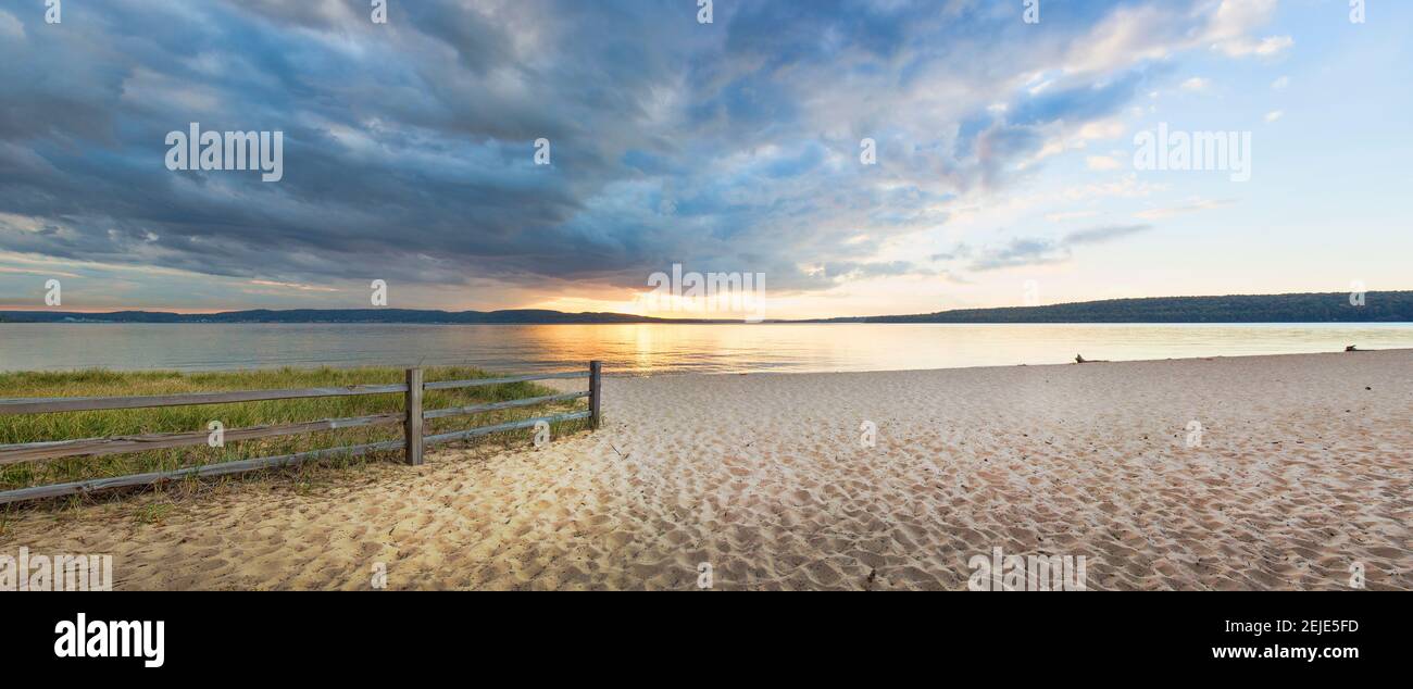 Sunset on South Bay, Lake Superior, Munising, Upper Peninsula, Alger ...