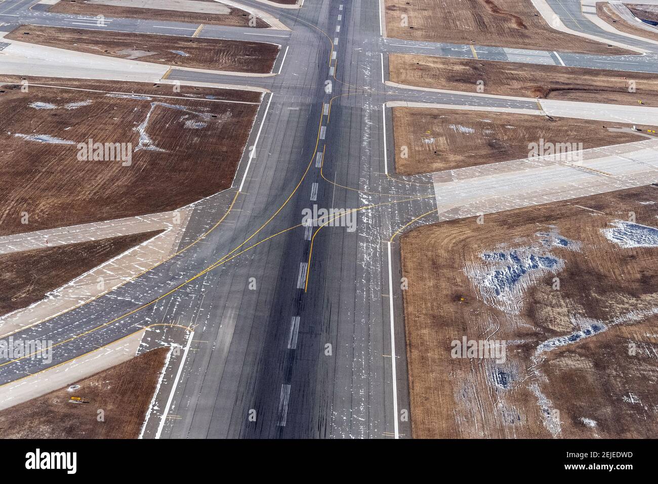 Plane window pov hi-res stock photography and images - Alamy