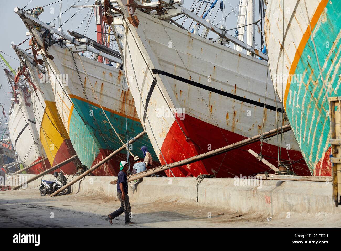 Pinisi (sometimes spelled Phinisi) are a type of two-masted schooner ...