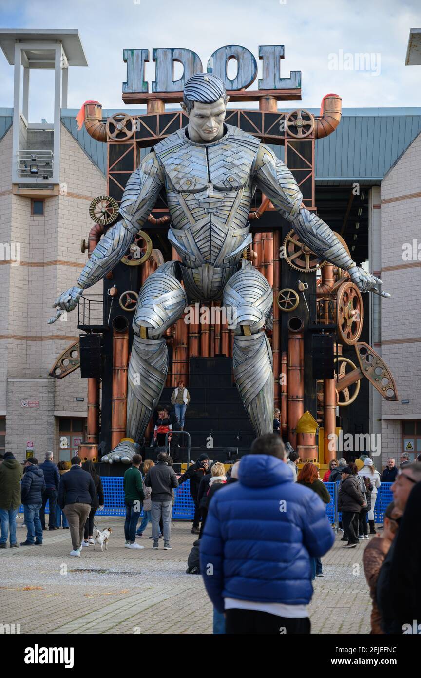 Cristiano Ronaldo is one of the protagonist masks of the viareggio 2020 ...