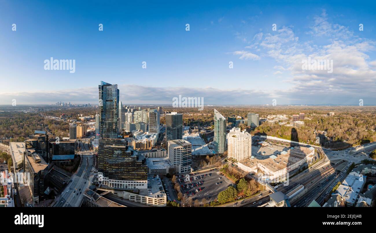 Downtown district hi-res stock photography and images - Alamy