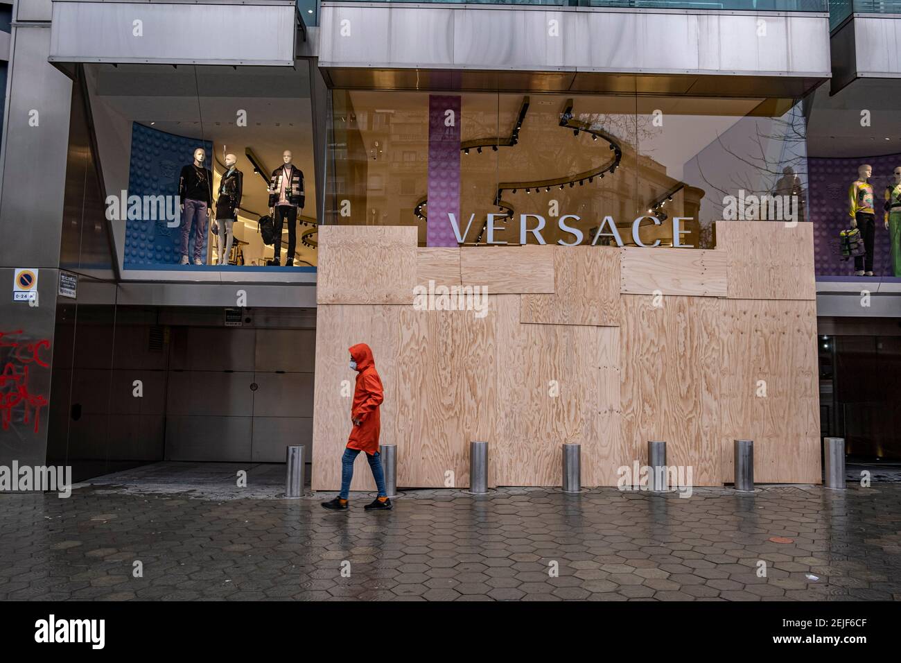 Logo de versace hi-res stock photography and images - Alamy