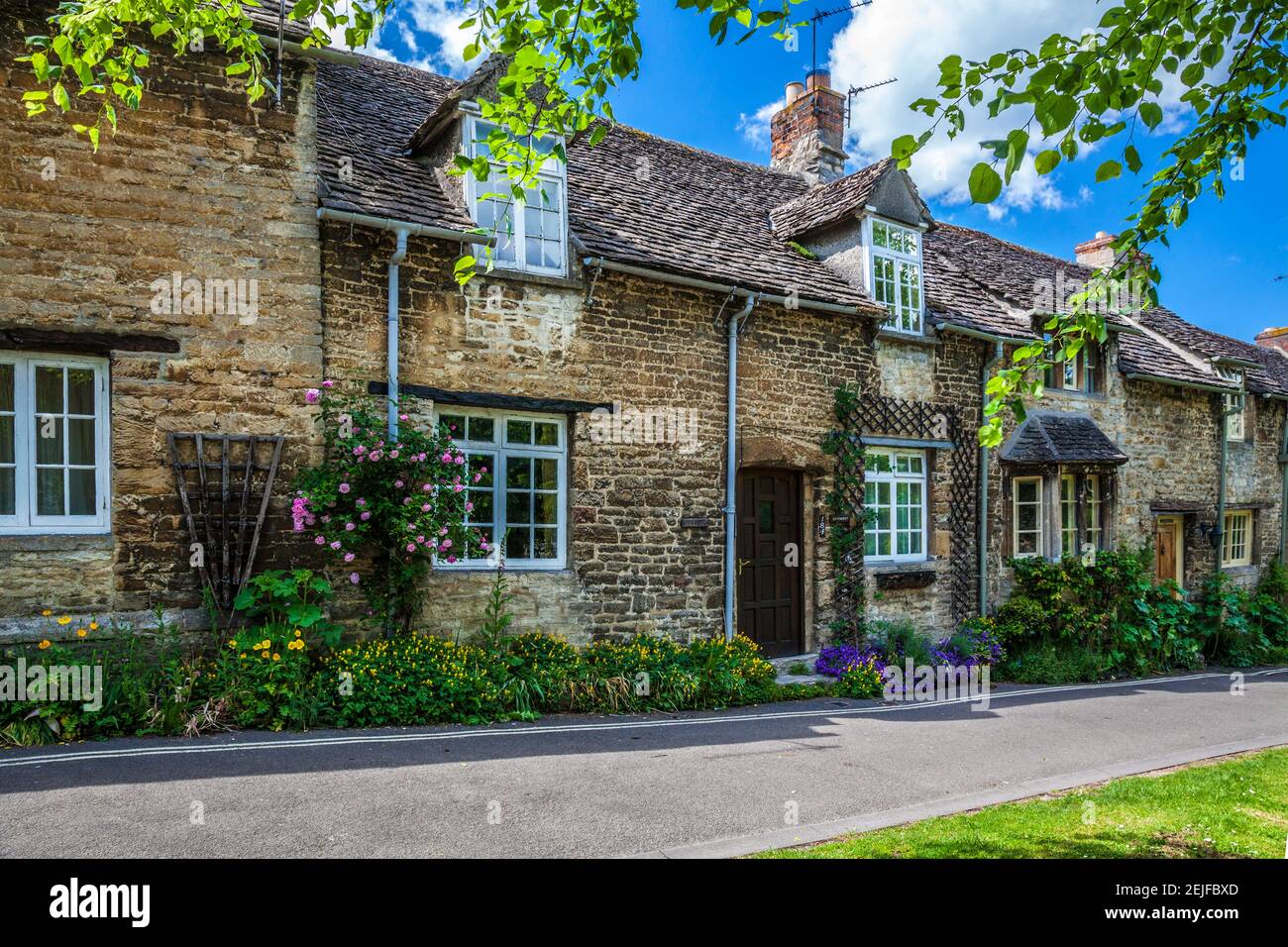 Cottages with dormer windows hi-res stock photography and images - Alamy